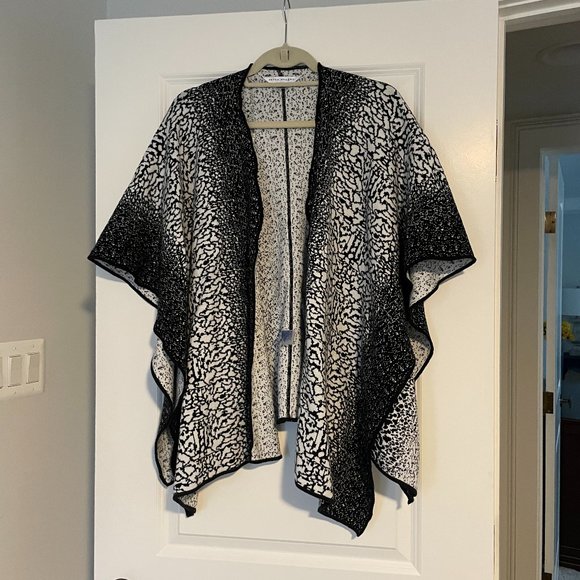 Peter Nygard | Sweaters | Peter Nygard Reversible Animal Print Shawl ...